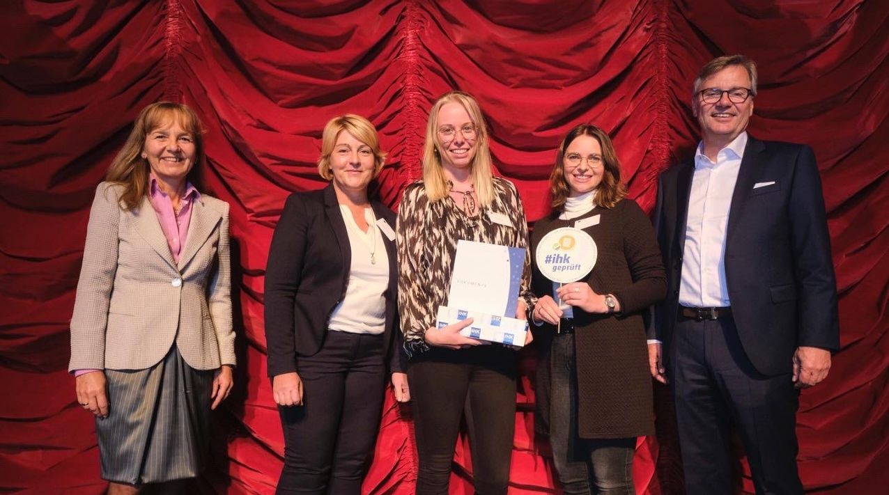 Beste Auszubildende „Kauffrau für Büromanagement“ des BKSN für ...